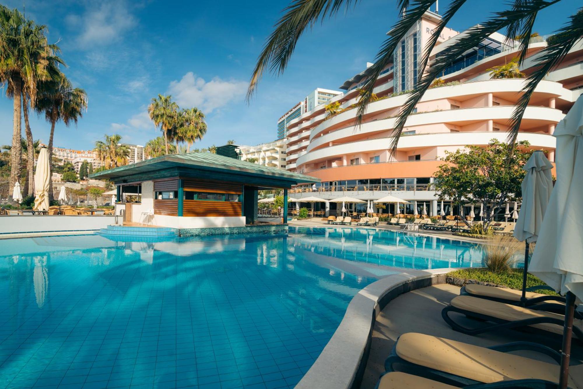 ROYAL SAVOY - OCEAN RESORT - SAVOY SIGNATURE FUNCHAL | 5-STAR ...